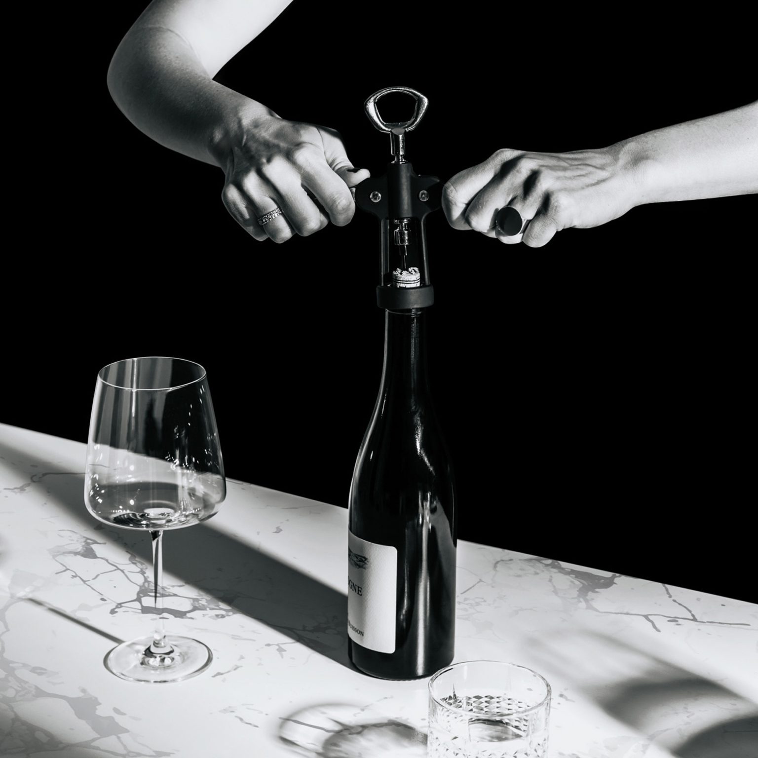 How to Serve Wine – W Academy Indonesia